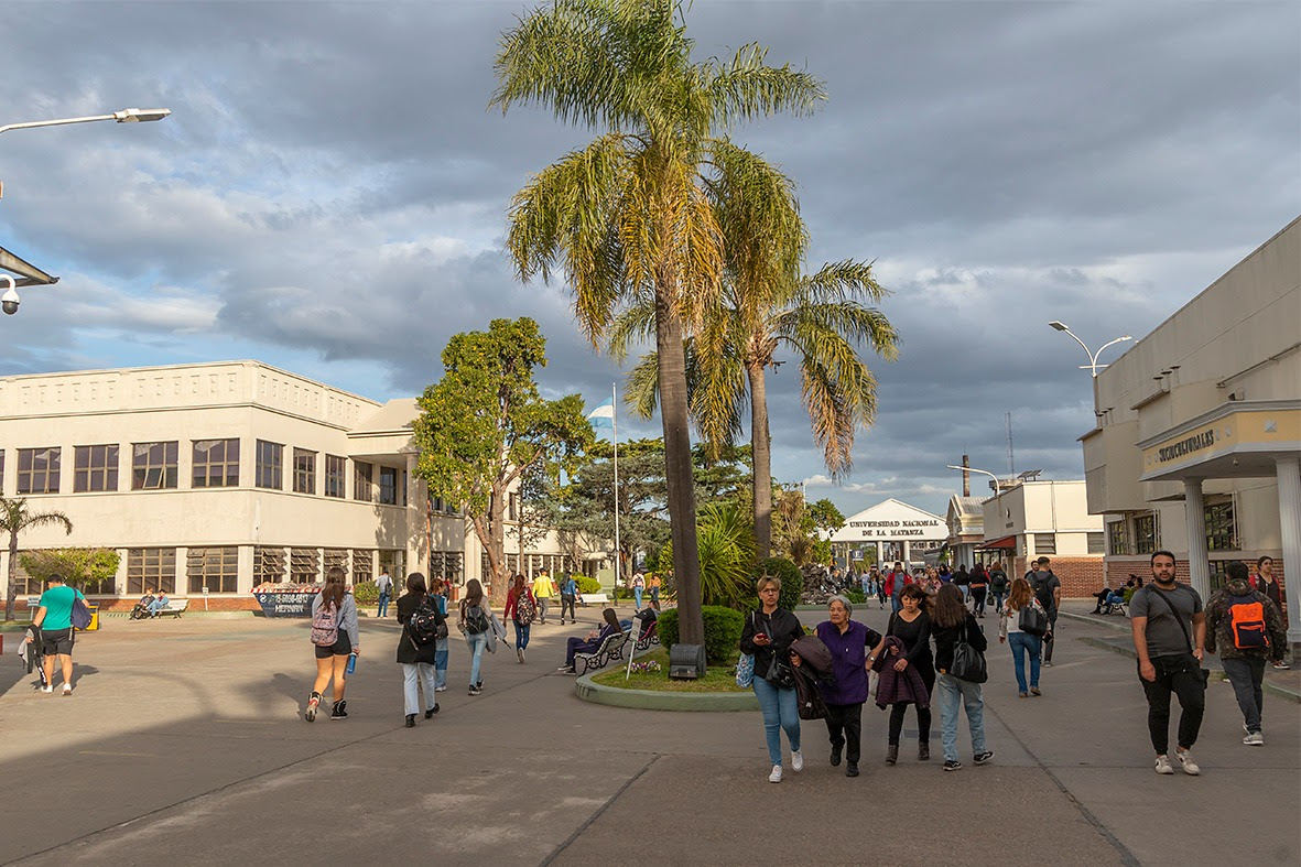 La UNLaM comenzó un nuevo ciclo lectivo con casi 7 mil nuevos ...