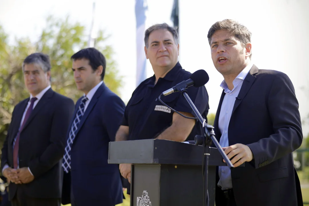 A pedido de intendenes prohibirán que circulen dos personas por moto ...